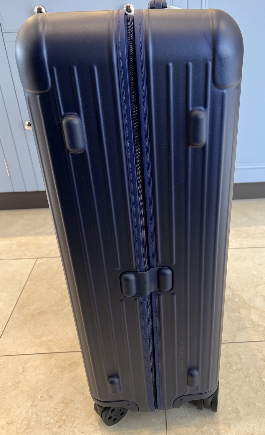 Rimowa Essential Check-In L Review – Durable & Stylish - r-eviews.com